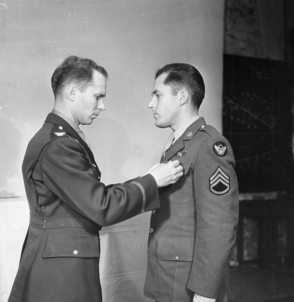Staff Sergeant Lester D. Warren (1915–1944) – Delaware's World War II ...